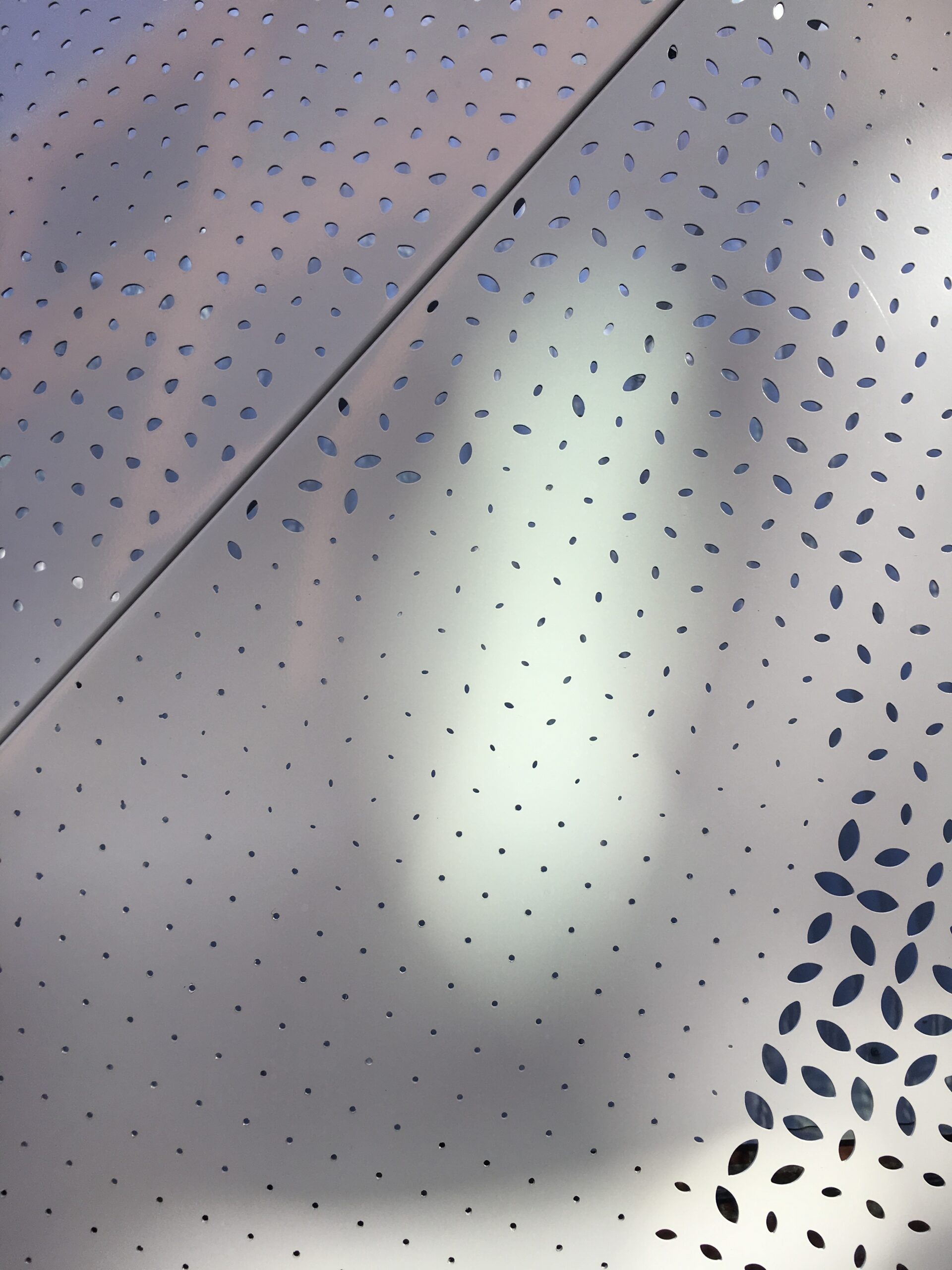 Building 39 Entry Screen - Charles Rose Architects